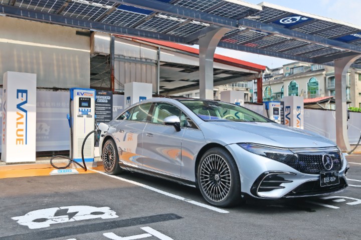 [U-EV]華城電能EVALUE 480kW充電樁亮相，Peugeot e-2008驚喜現身預告合作 - U-CAR討論區